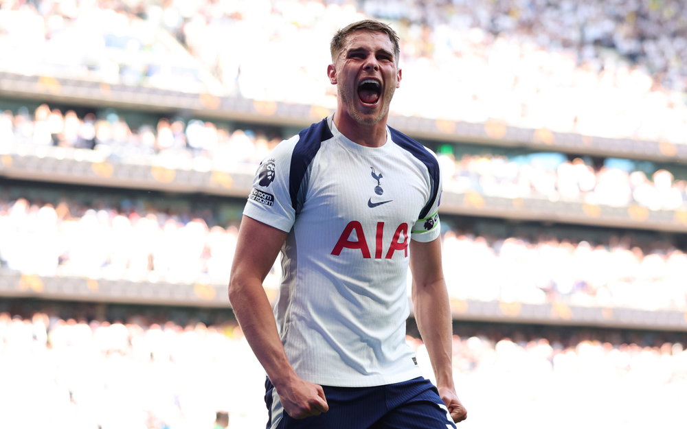 Arne Slot pushing Liverpool to make move for Tottenham’s Micky van de ...